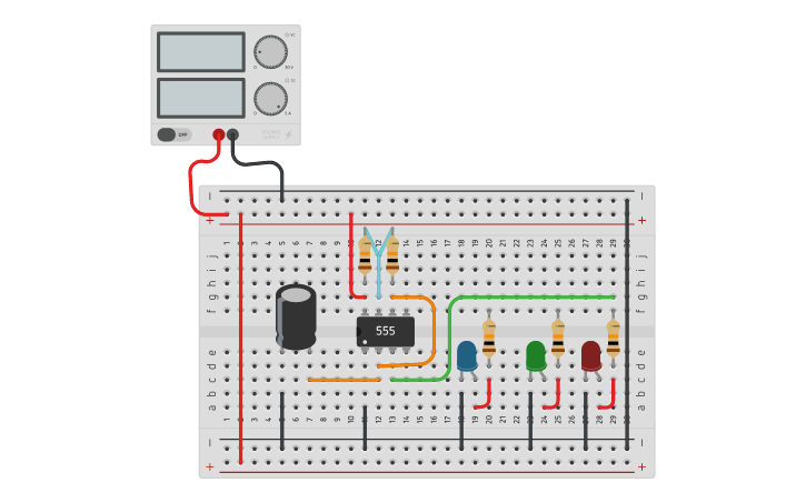Circuit design NE555 in configurazione astabile - Tinkercad