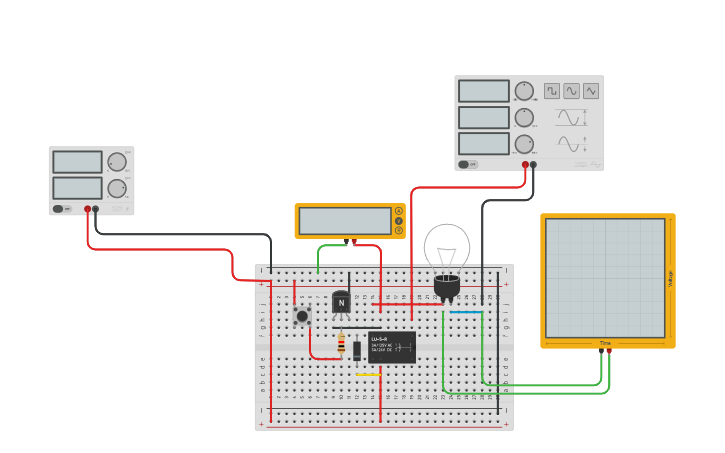 Circuit design Circuito con Azionamento a relé - Tinkercad