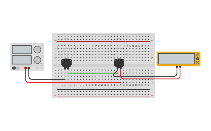 Circuit design Tensão em série - Tinkercad
